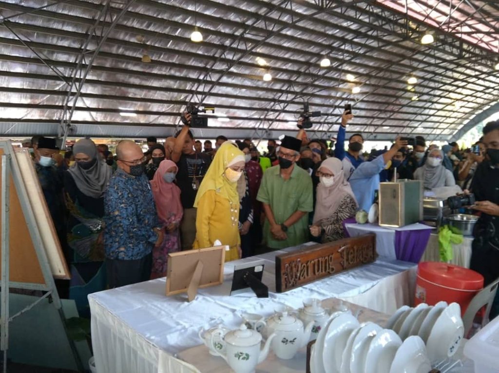 Penggemar Laksa Bertemasya di Bandar Diraja Perak